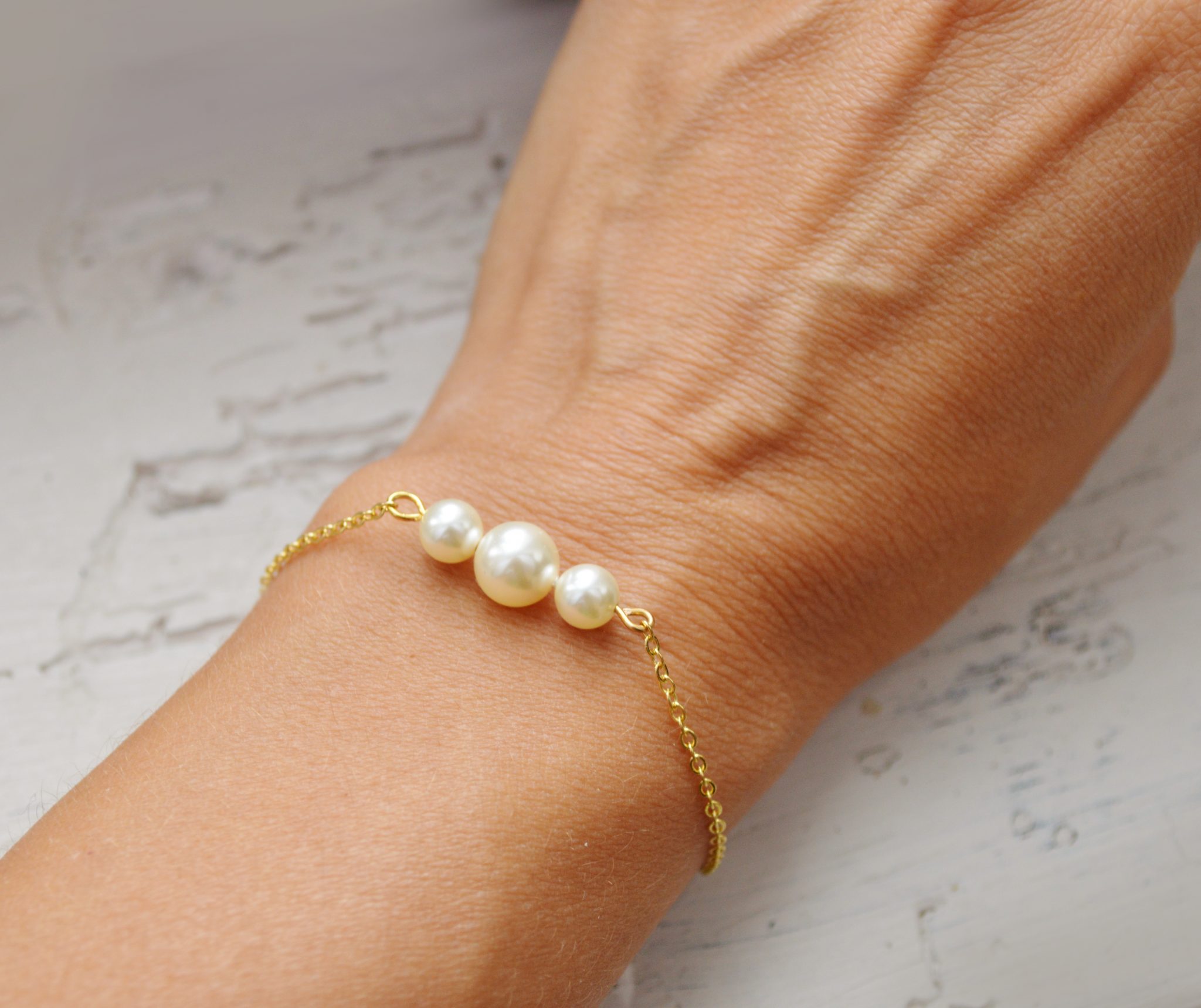 Bracelet fin 3 perles mariage - perles blanc naturel ou ivoire - Mes ...